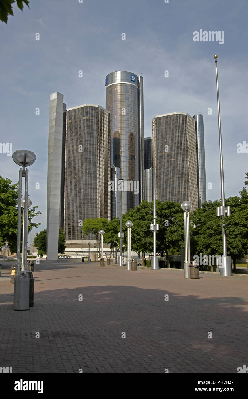 Alley to GMC building , Detroit Michigan USA Stock Photo - Alamy
