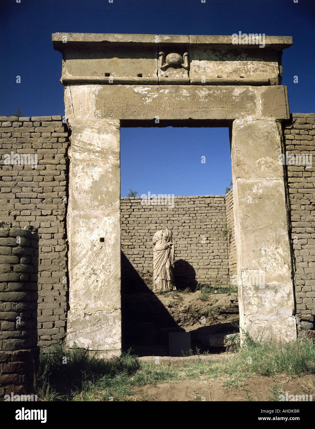 Isis cult hi-res stock photography and images - Alamy