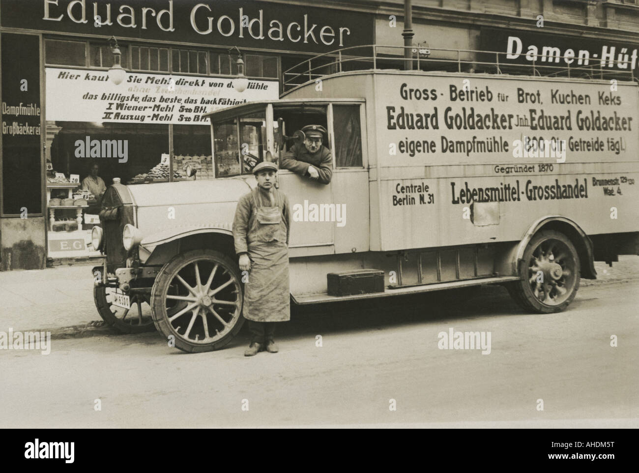 transport/transportation, cars, lorries, van, Berlin, Germany, 1920s ...