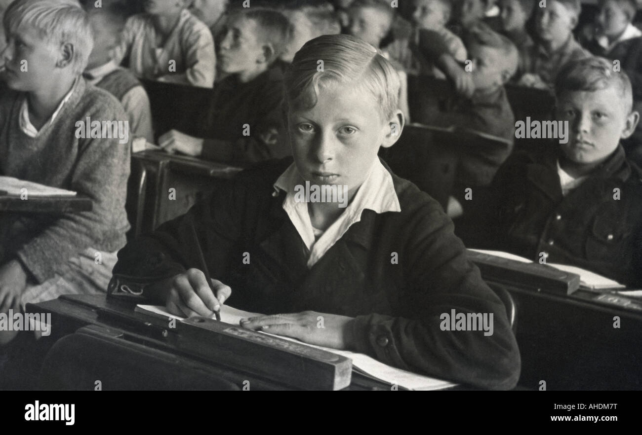 1930s school boy hi-res stock photography and images - Alamy