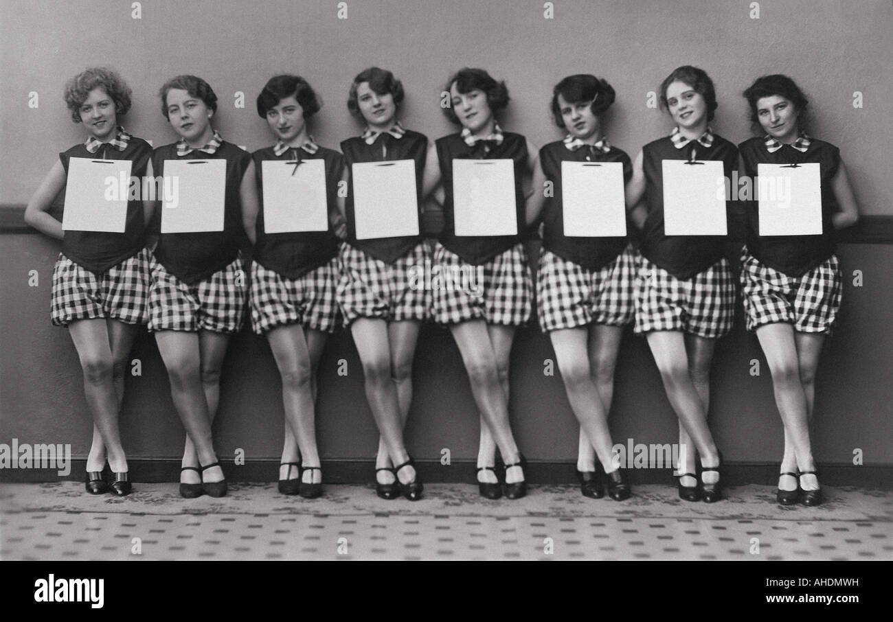 Revue dancer hi-res stock photography and images - Alamy