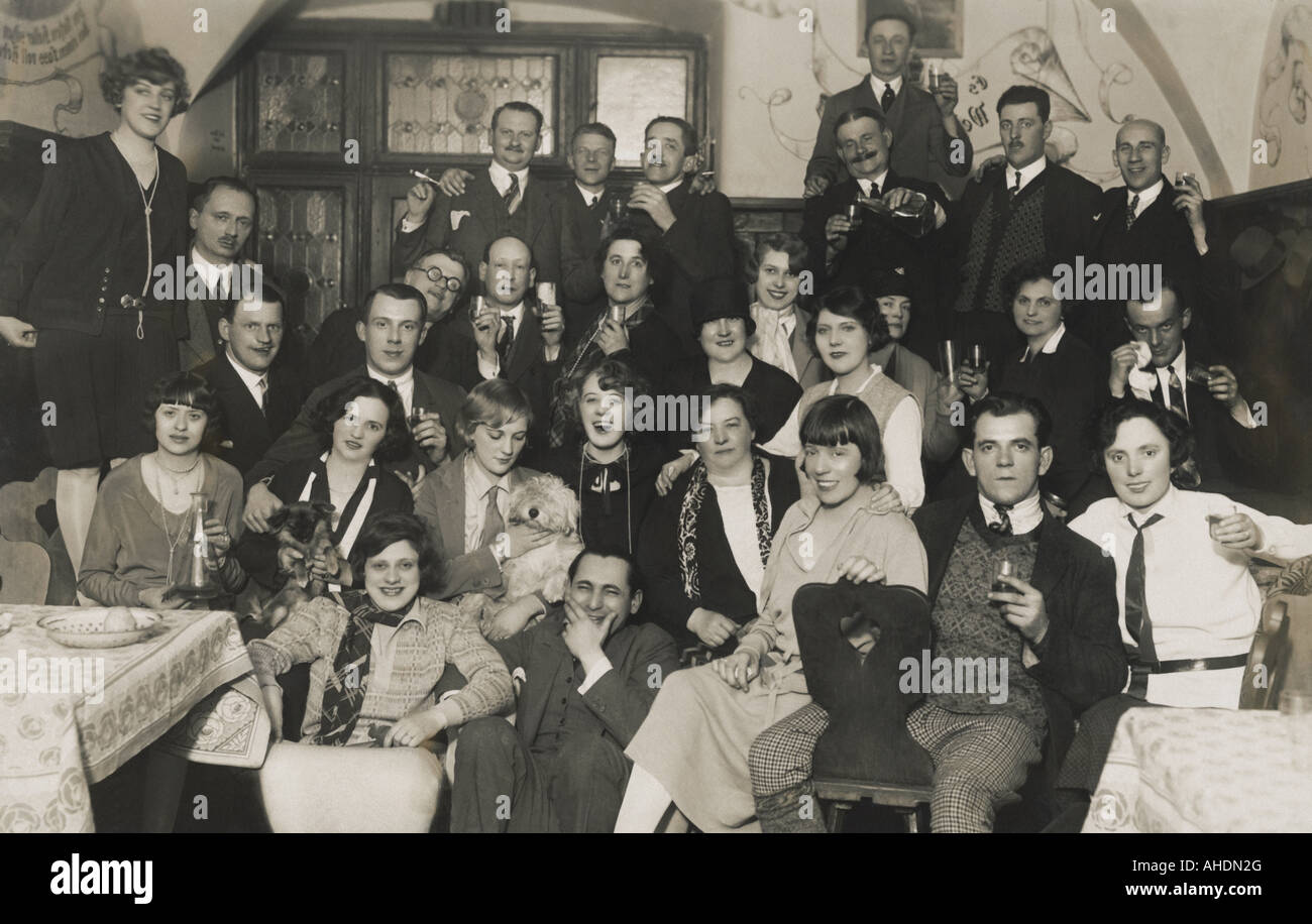 people, group in a tavern, 1920s, 20s, 20th century Stock Photo - Alamy
