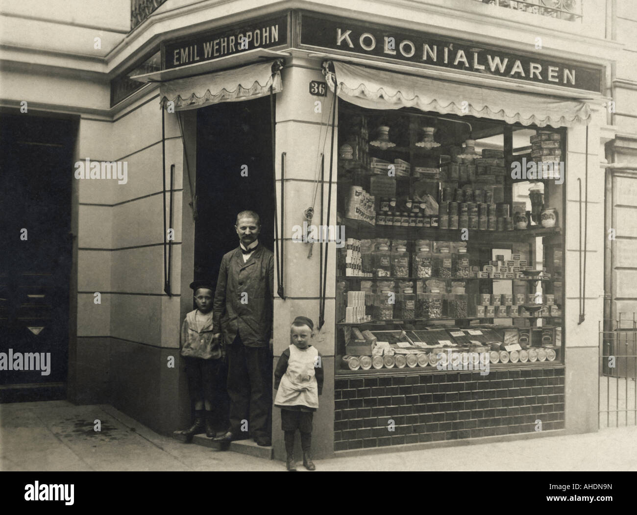 Store foods hi-res stock photography and images - Alamy