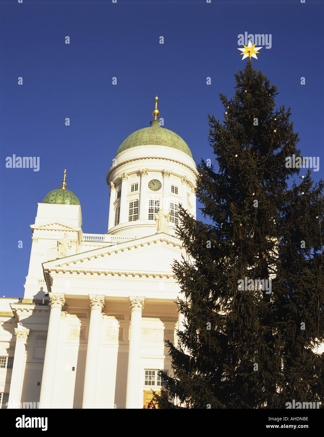 Helsinki cathedral christmas tree hi-res stock photography and images ...