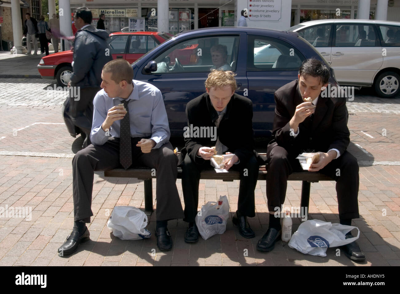 Office Workers eating lunch in Uxbridge Stock Photo - Alamy