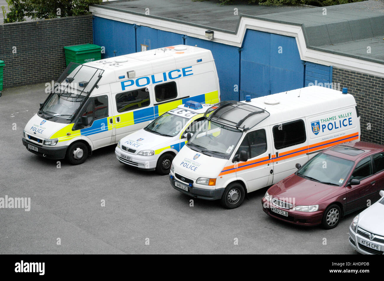 Thames valley police car hi-res stock photography and images - Alamy