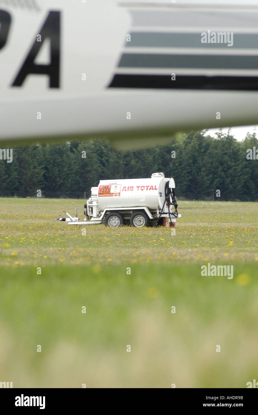fuel bowser out on the airfield Stock Photo - Alamy