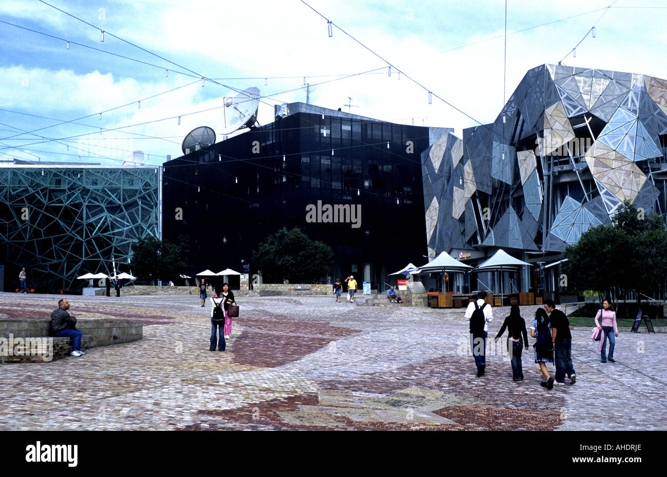 Buildings by federation square hi-res stock photography and images - Alamy