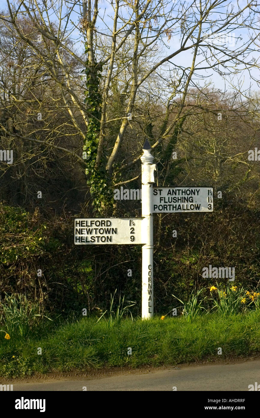 Old fashioned cornish signpost hi-res stock photography and images - Alamy
