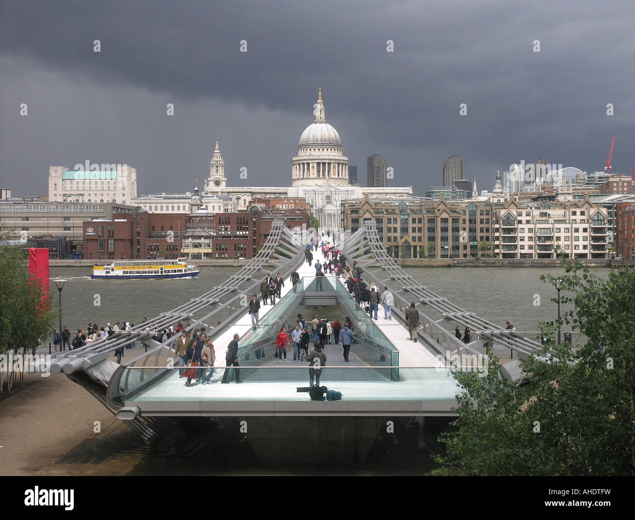 Millennium Bridge London UK Stock Photo - Alamy