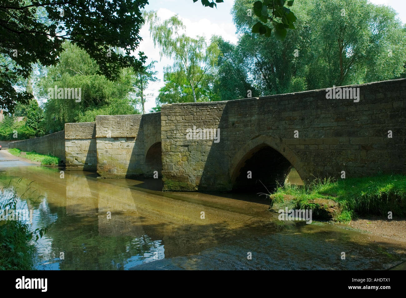 Ford over river hi-res stock photography and images - Alamy