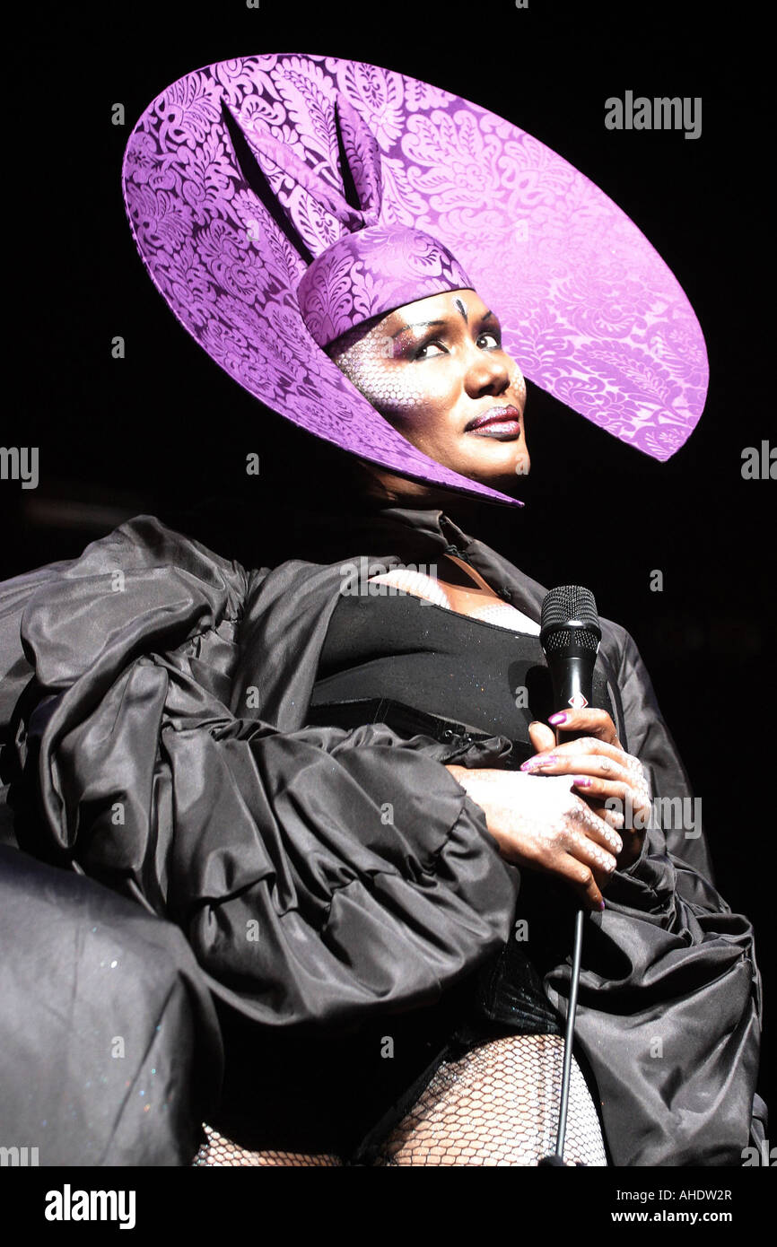 Grace jones us pop singer hi-res stock photography and images - Alamy
