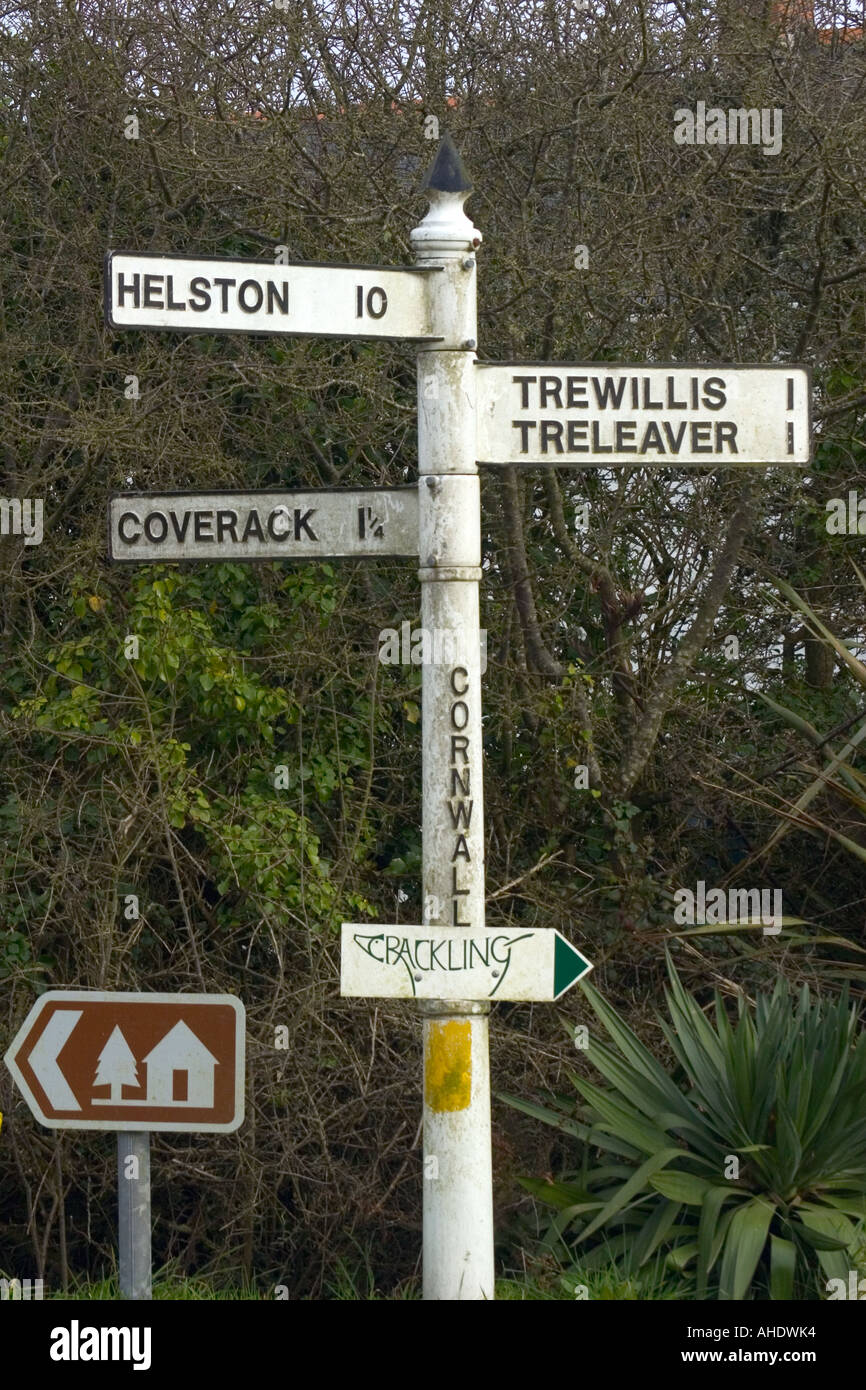 Old fashioned cornish signpost hi-res stock photography and images - Alamy