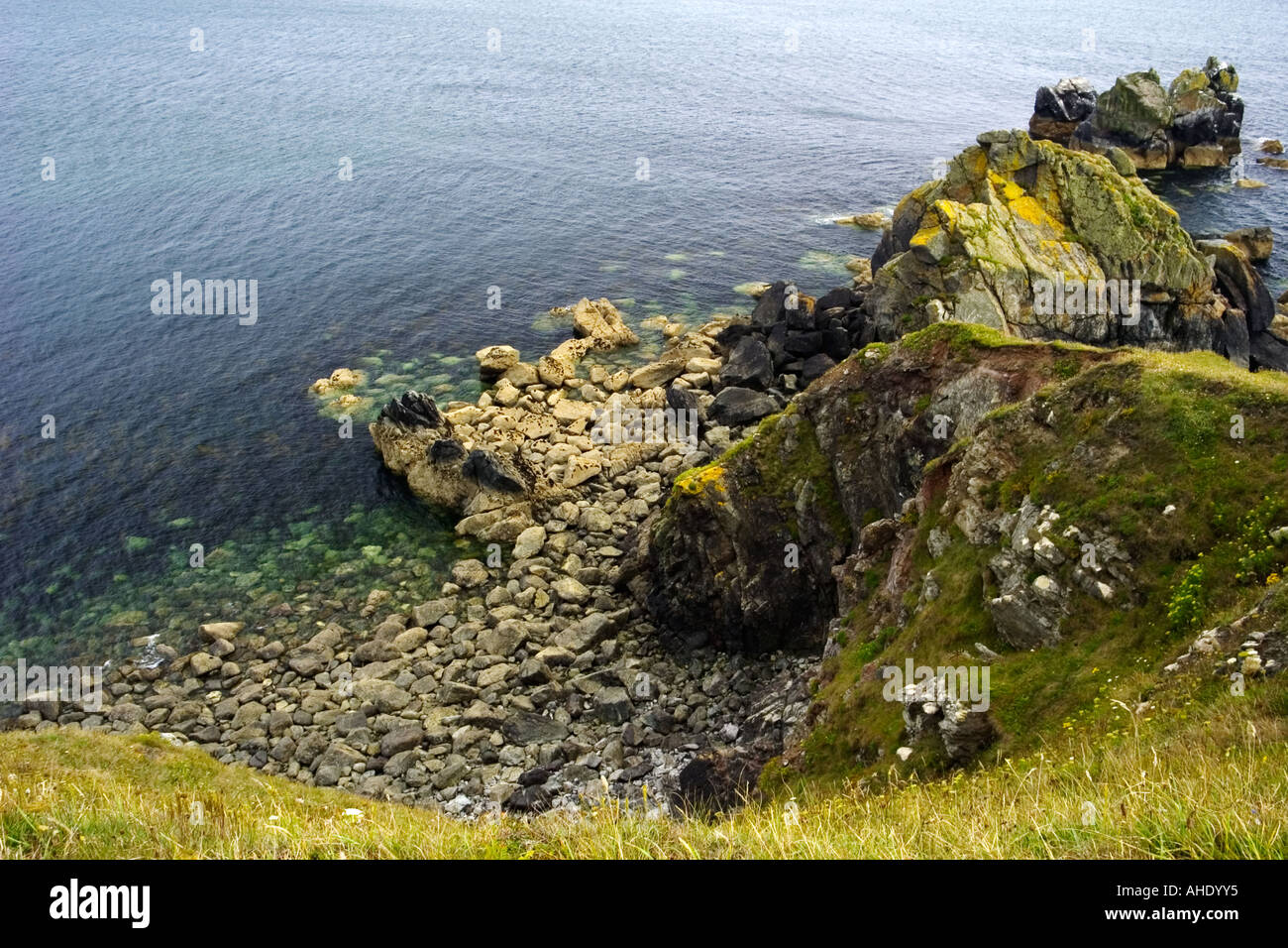 Rockslide cliff hi-res stock photography and images - Alamy