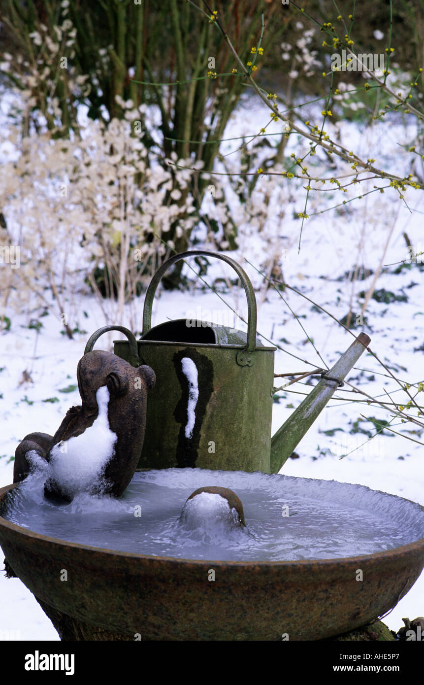 Frozen water feature hi-res stock photography and images - Alamy