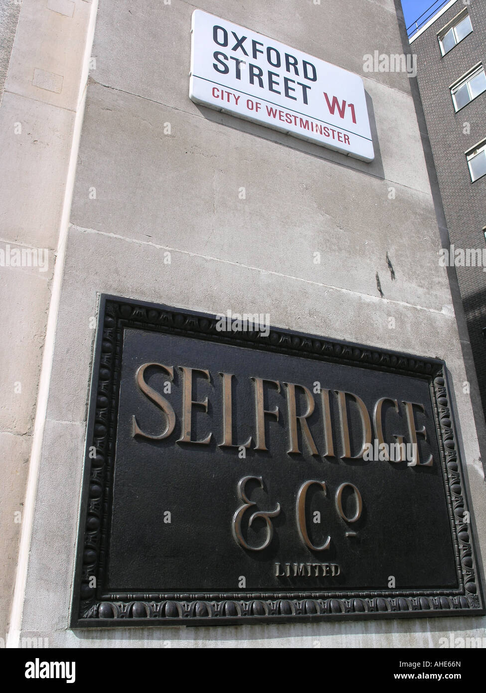Selfridge shop sign hi-res stock photography and images - Alamy