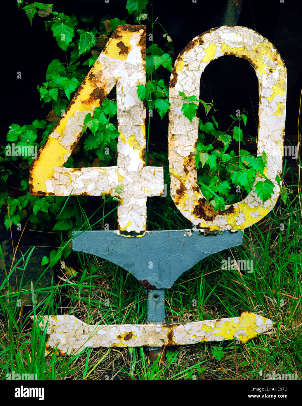 Railway speed sign hi-res stock photography and images - Alamy