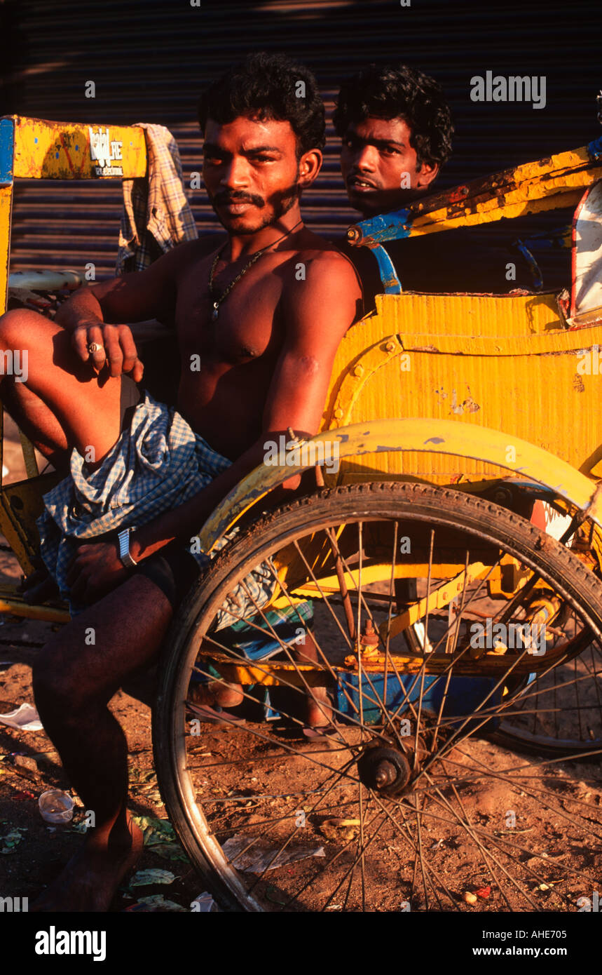 Rickshaw drivers resting hi-res stock photography and images - Alamy