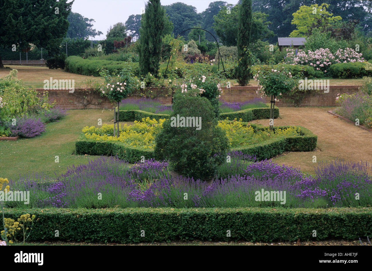 Sunken lawn hi-res stock photography and images - Alamy