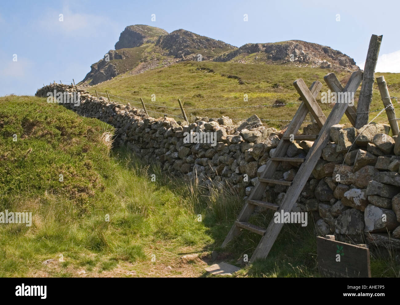 Steps over wall hi-res stock photography and images - Alamy