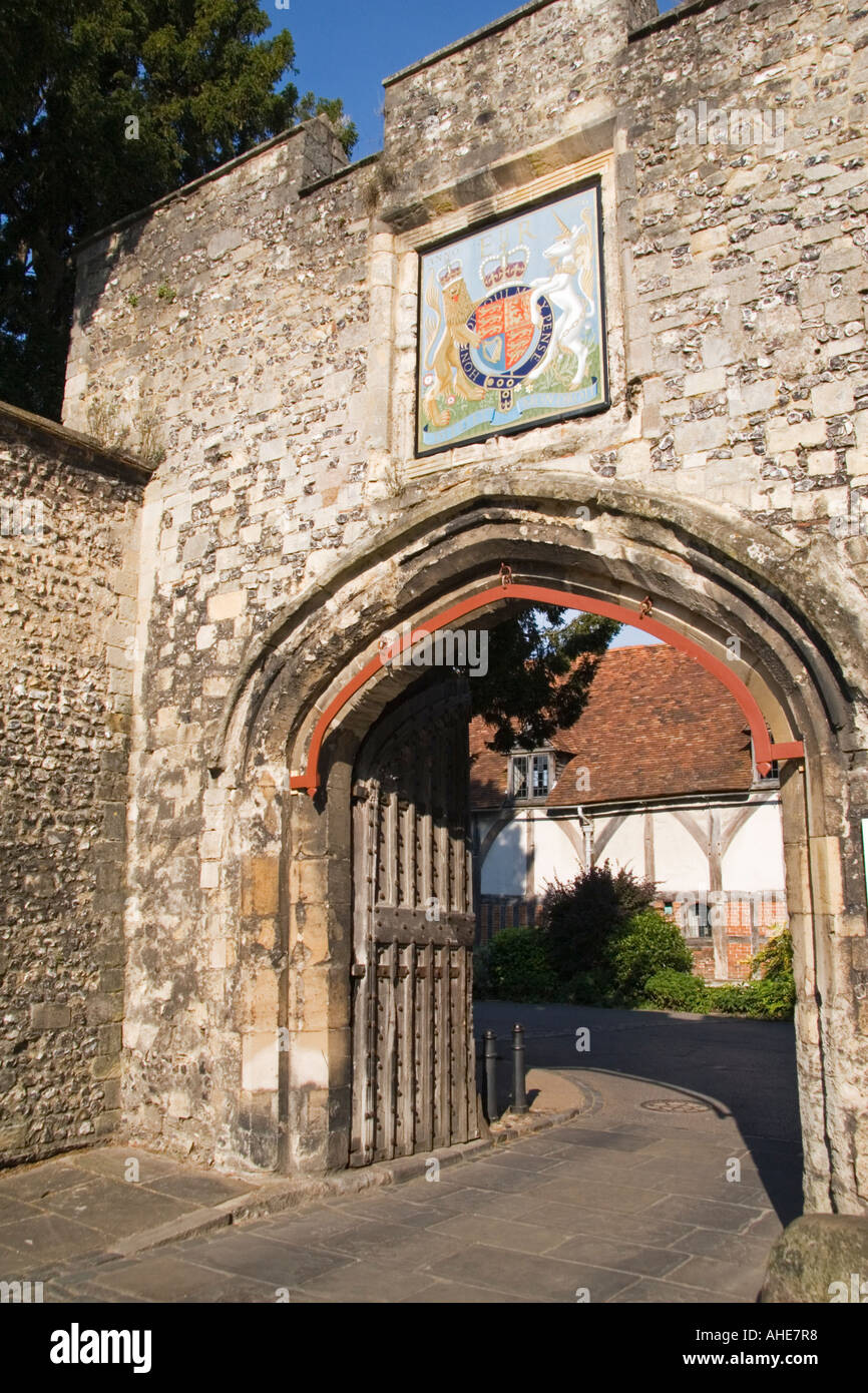 Winchester medieval gate hi-res stock photography and images - Alamy