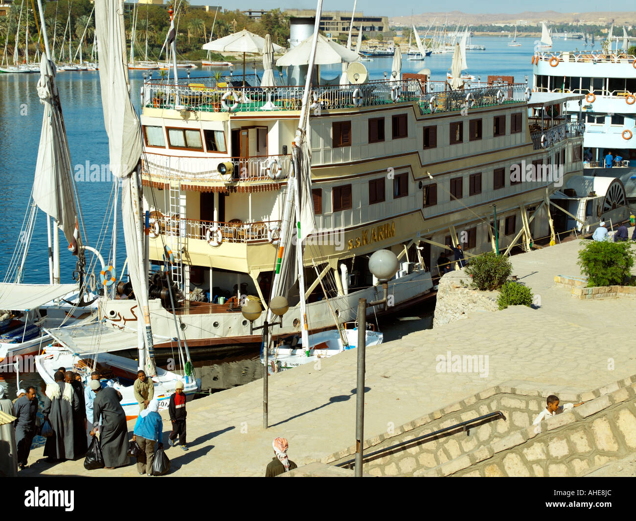 The paddle Steamer SS Karim moored on the Nile Corniche at Aswan Stock ...