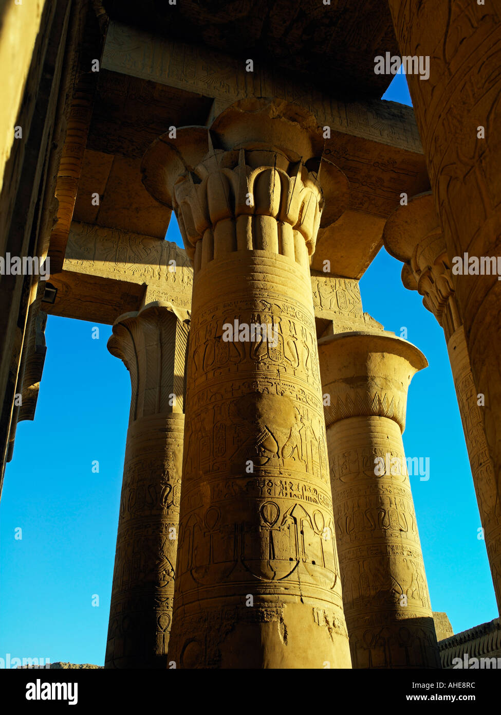 Outer columns hi-res stock photography and images - Alamy