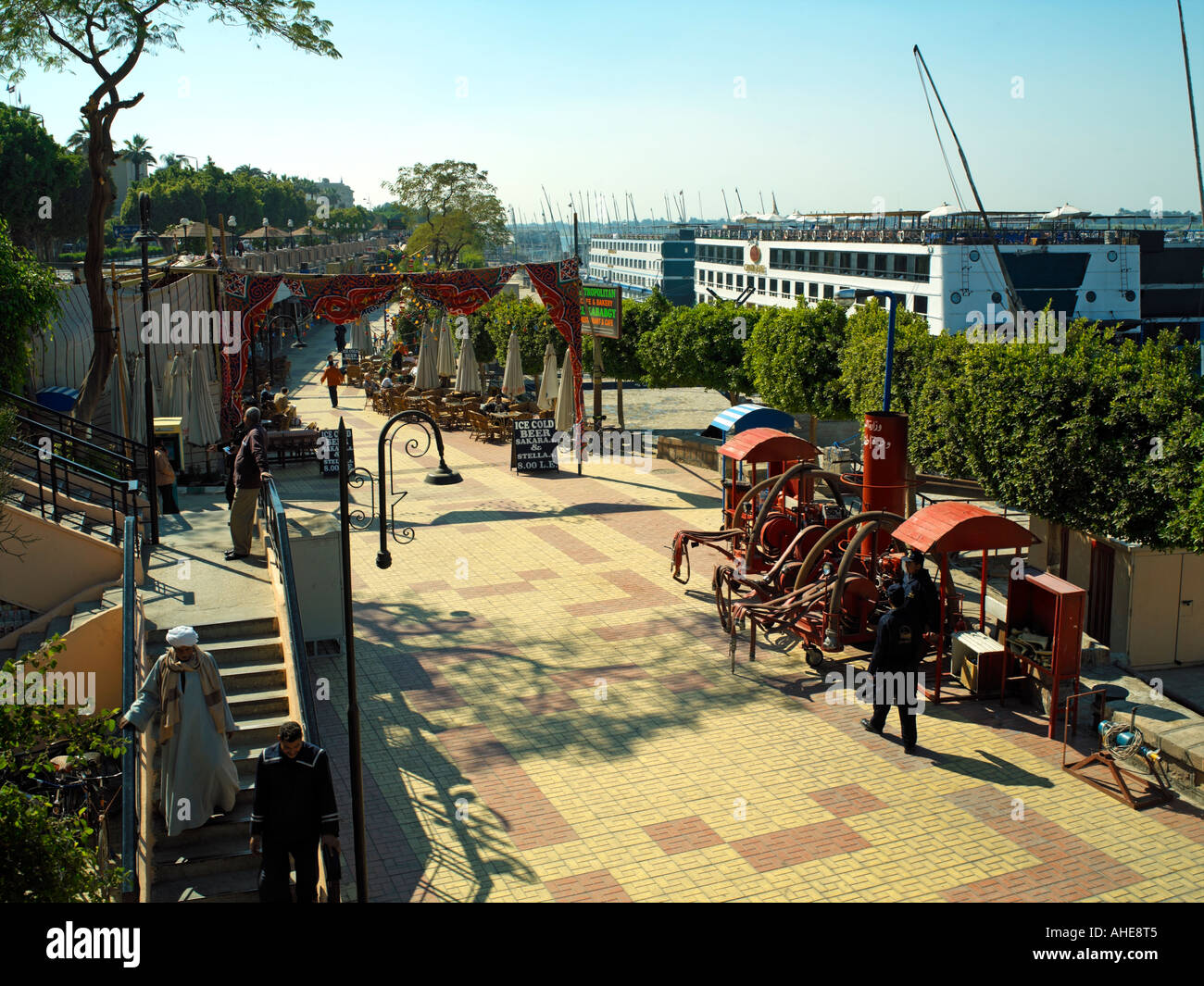 Corniche el nil hi-res stock photography and images - Alamy