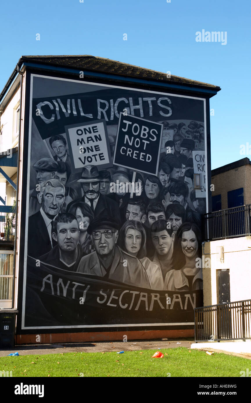 Troubles murals in derry city High Resolution Stock Photography and ...