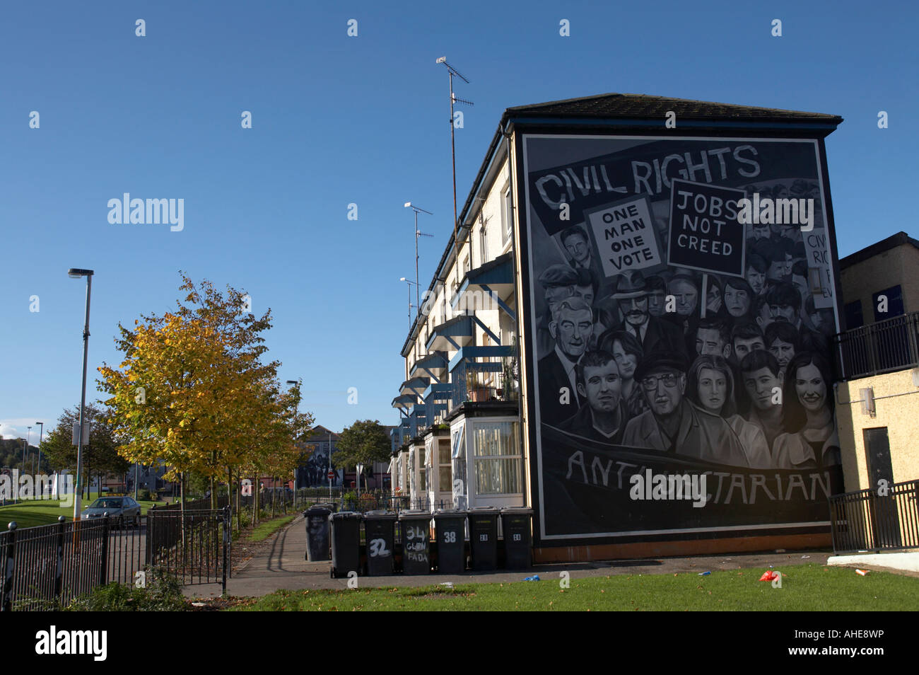 Troubles murals in derry city High Resolution Stock Photography and ...