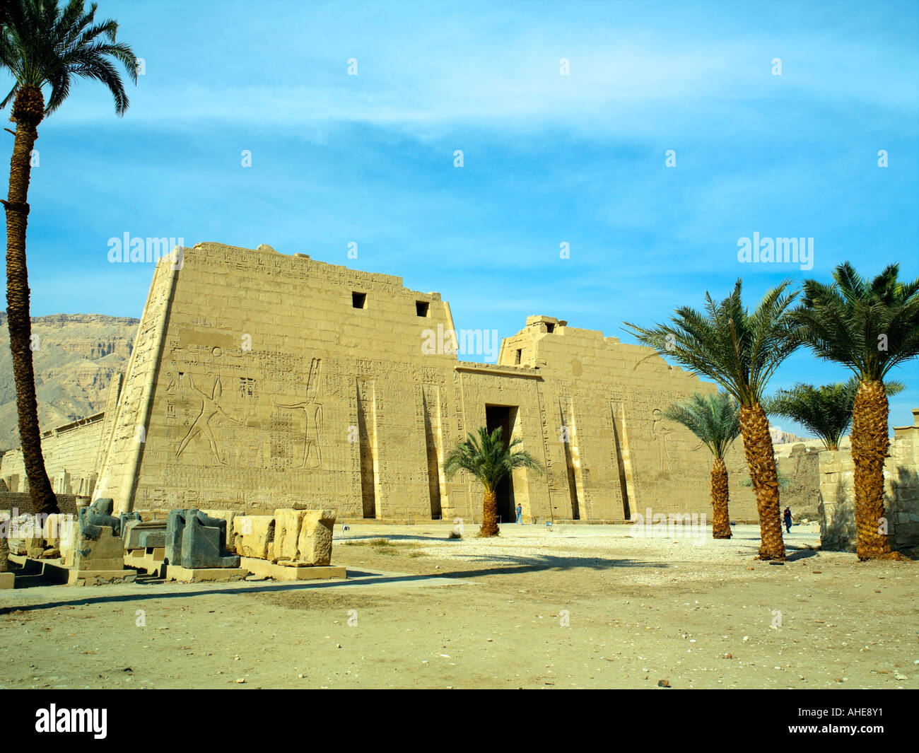 The temple of Medinat Habu Stock Photo - Alamy