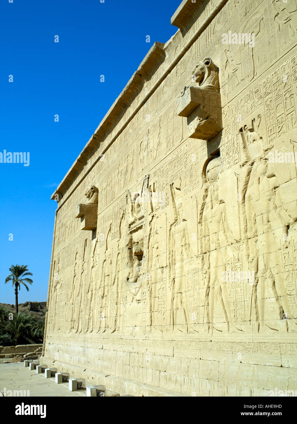 Temple of hathor dendara hi-res stock photography and images - Alamy