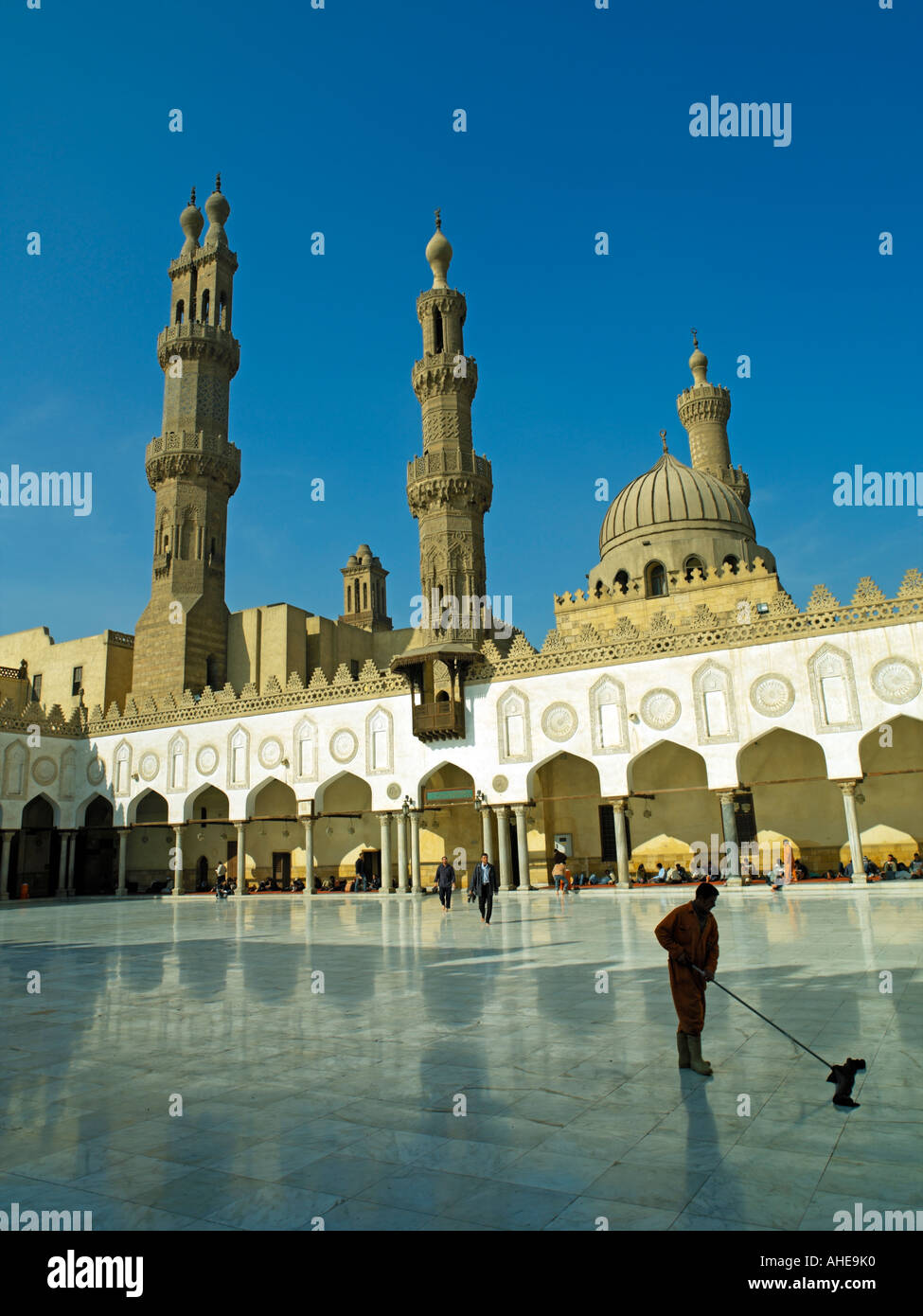 Courtyard of the al azhar mosque hi-res stock photography and images ...
