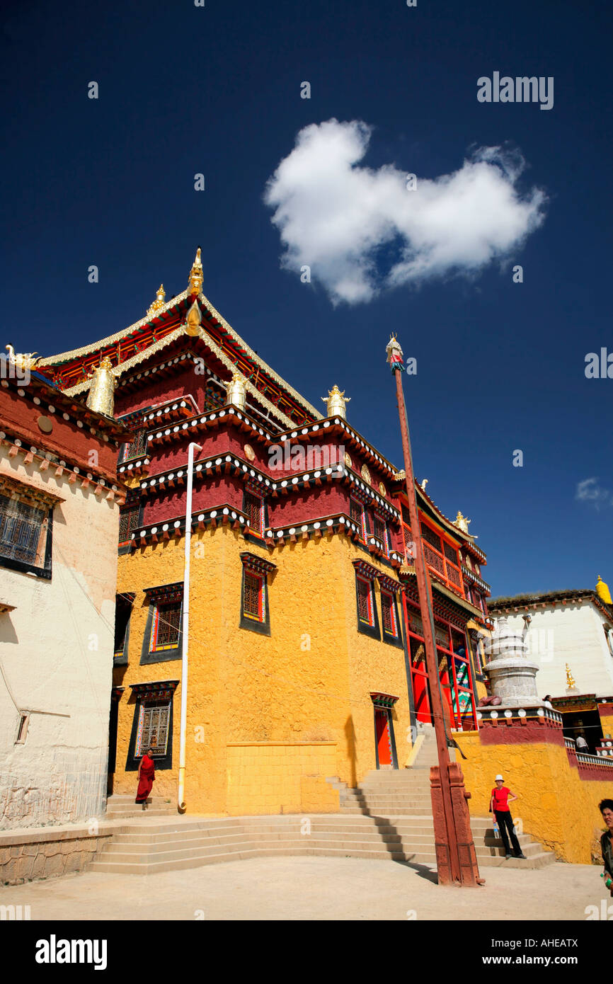 Ganden Sumtseling Gompa monastery just north of Shangri La Stock Photo ...