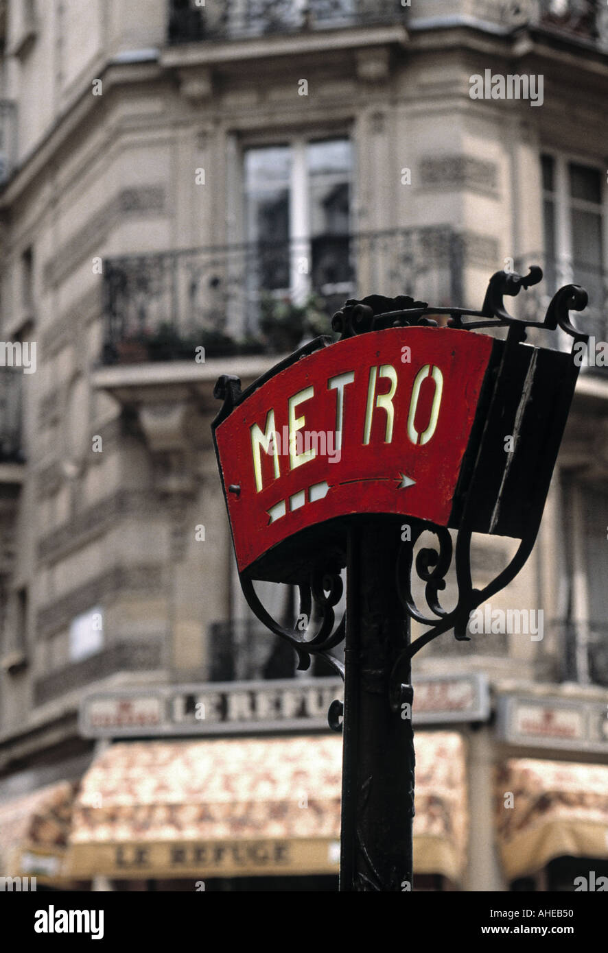Metro Sign, Paris, France Stock Photo - Alamy