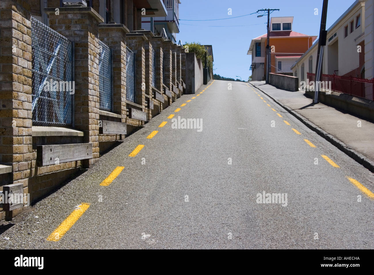 Dashed street lines hi-res stock photography and images - Alamy