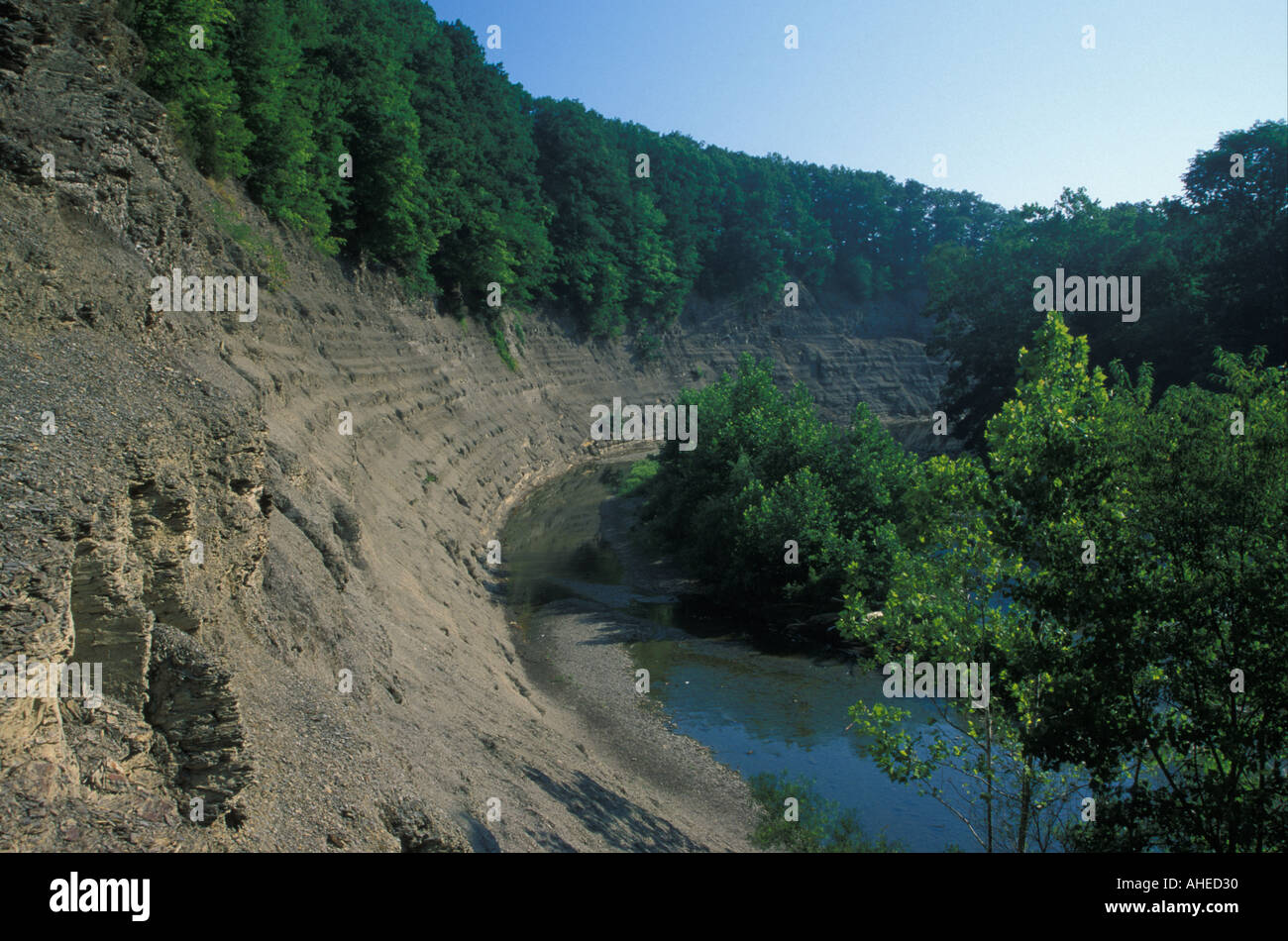 Shale cliff on the Rocky River in Ohio Stock Photo - Alamy