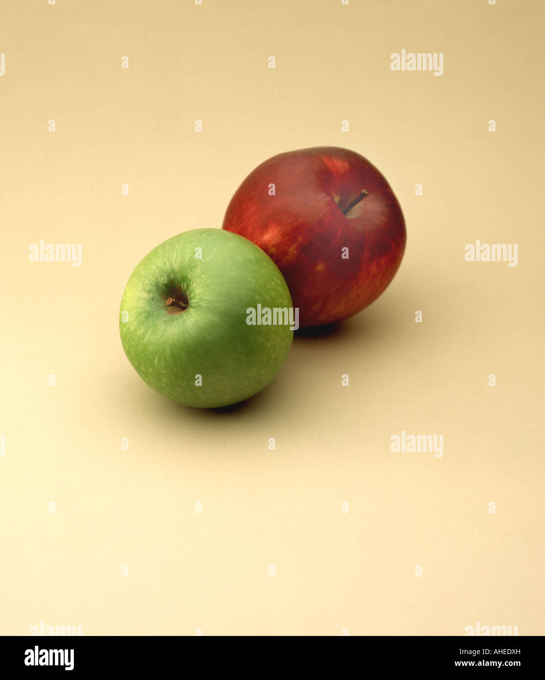 red and green apple Stock Photo - Alamy
