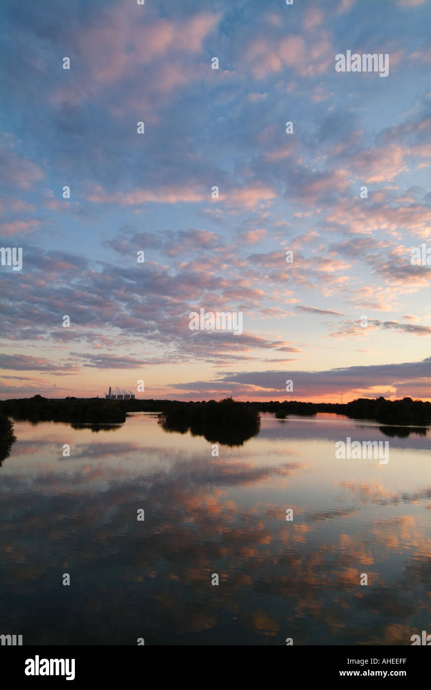 Sunset over flooded reclaimed gravel pits at Attenborough Nature ...