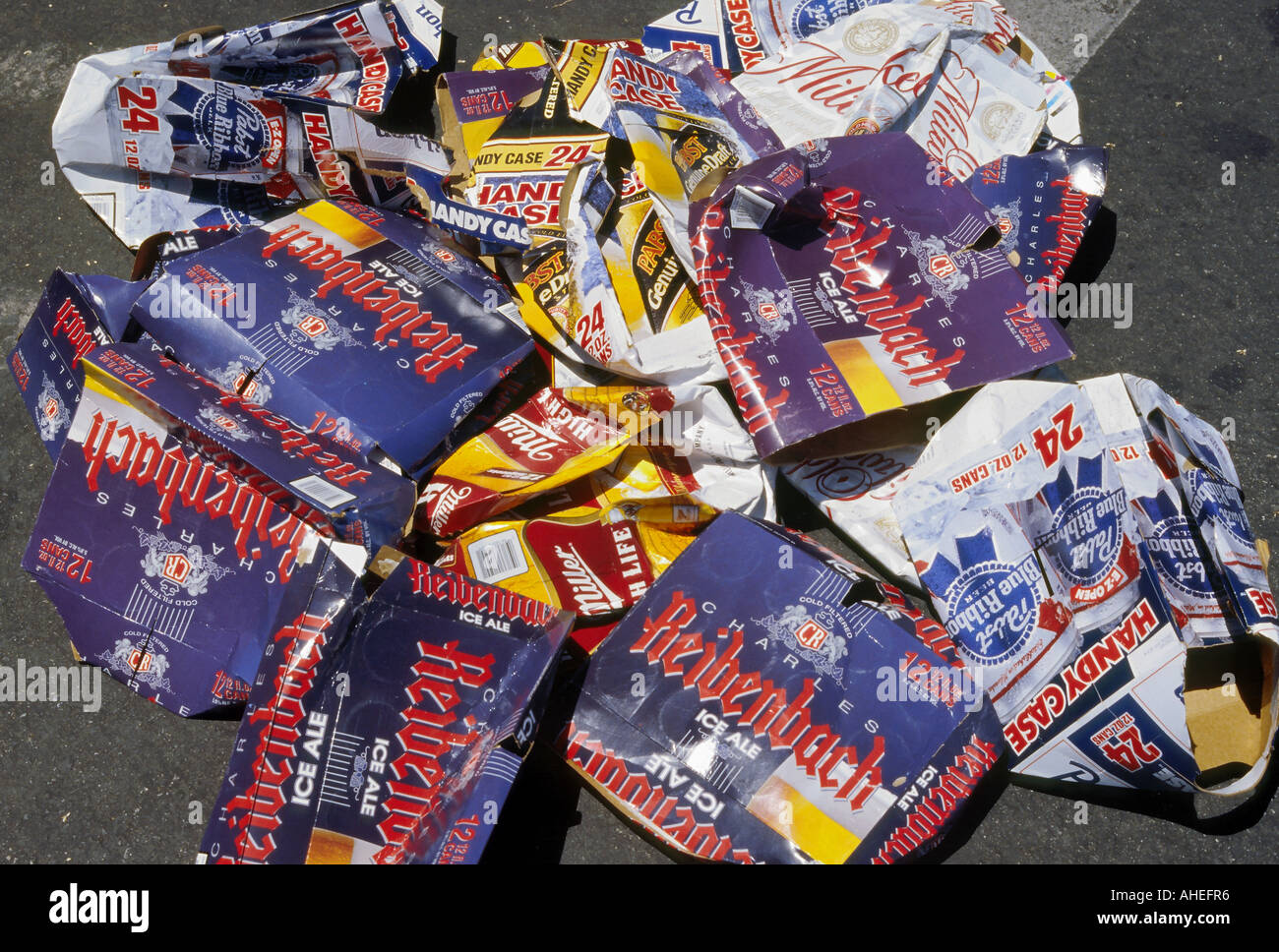 Collapsed cardboard boxes hi-res stock photography and images - Alamy