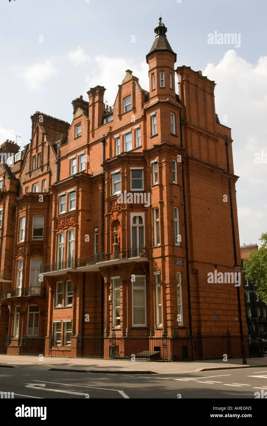 Edwardian mansion block hi-res stock photography and images - Alamy