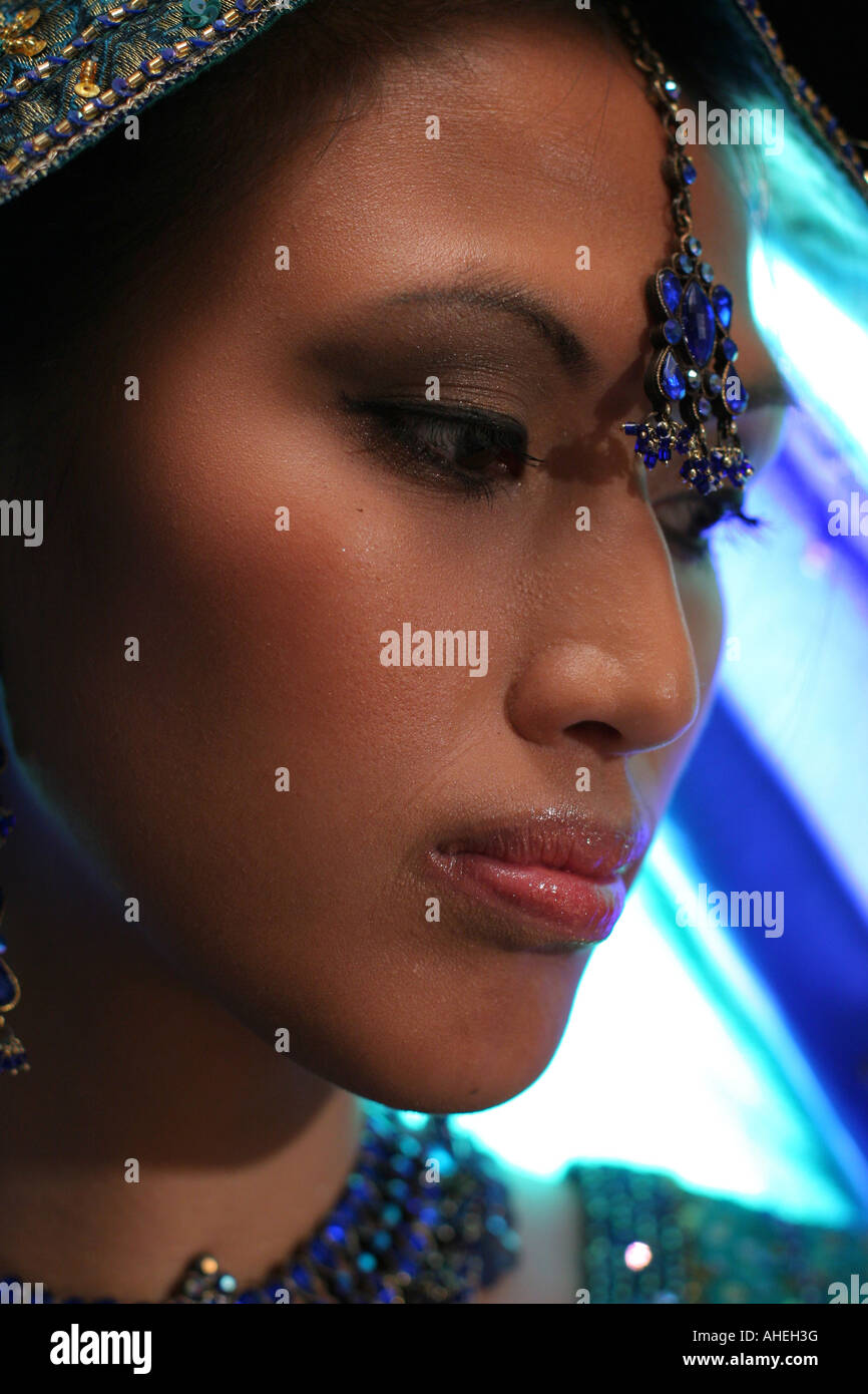 "Model dressed in traditional Sari Stock Photo - Alamy