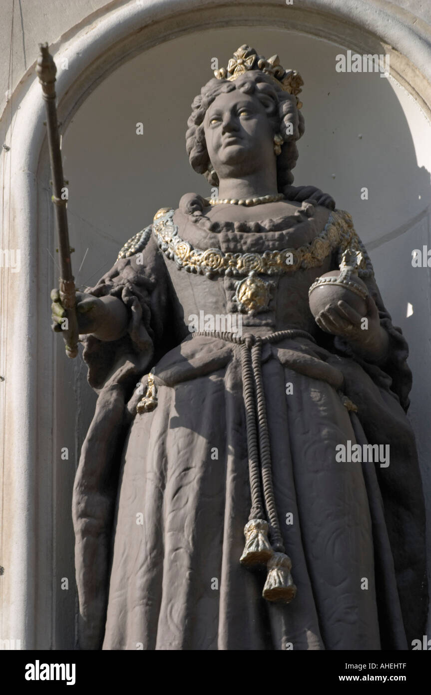18th Century lead statue of Queen Anne at the Old Guildhall (1714 ...