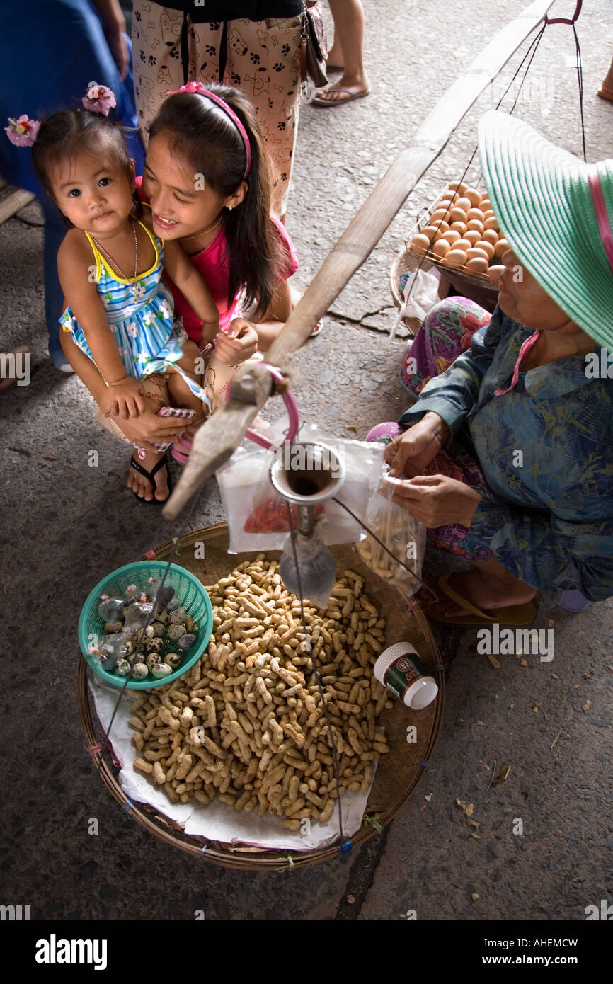 Peasant peanuts hi-res stock photography and images - Alamy