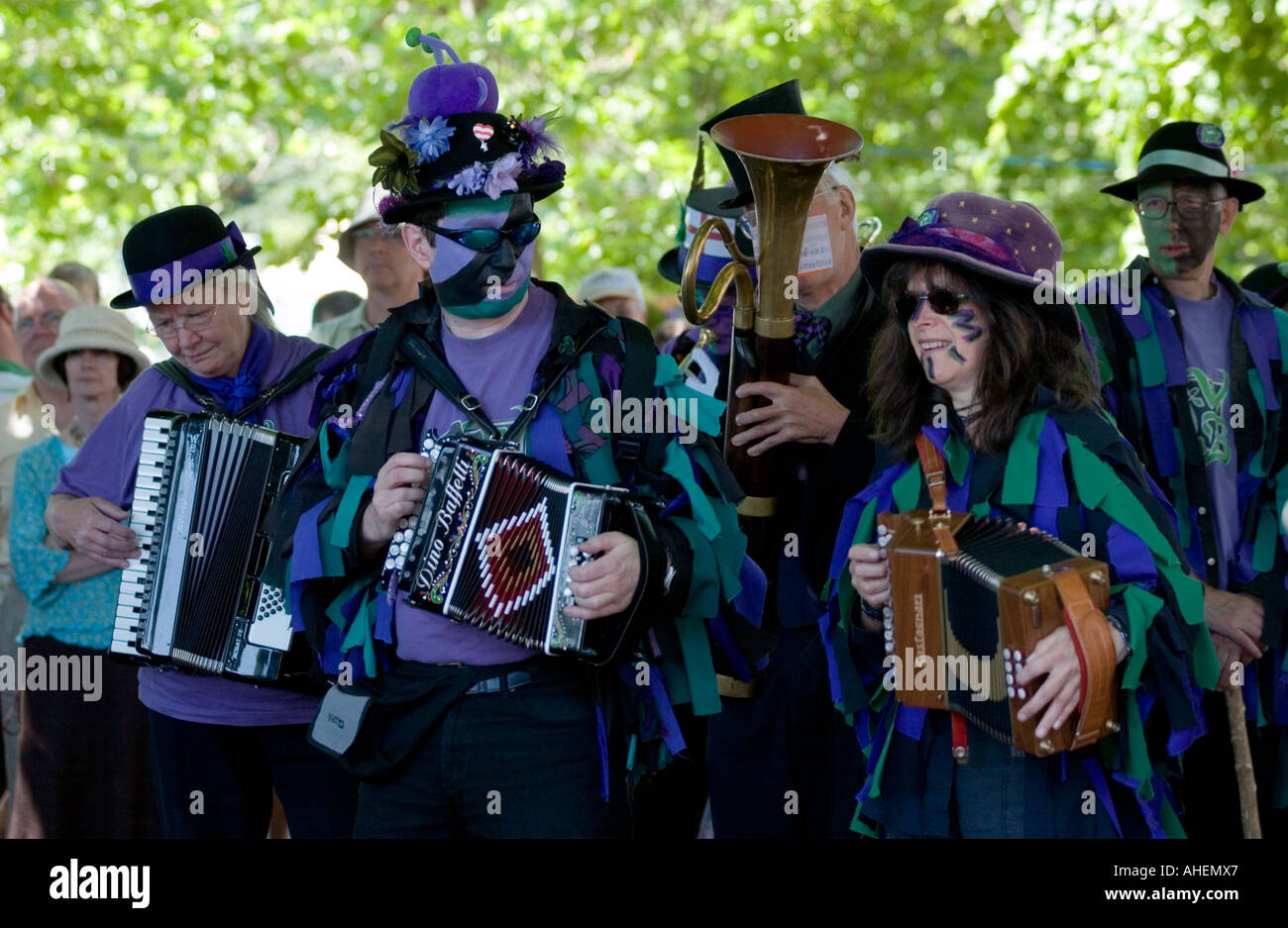 Morris men morris women hi-res stock photography and images - Alamy