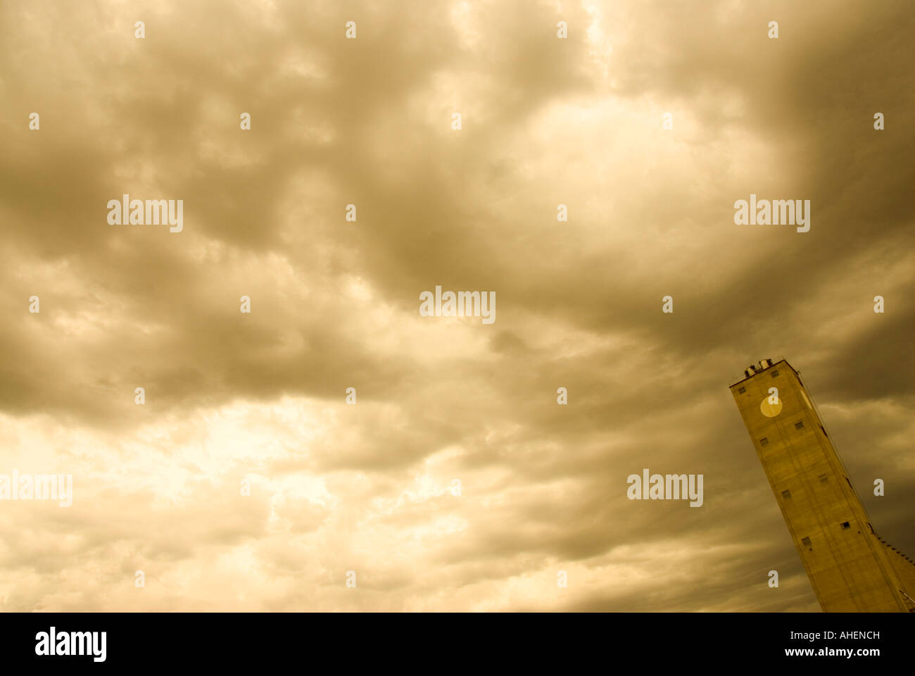 Nondescript industrial building hi-res stock photography and images - Alamy