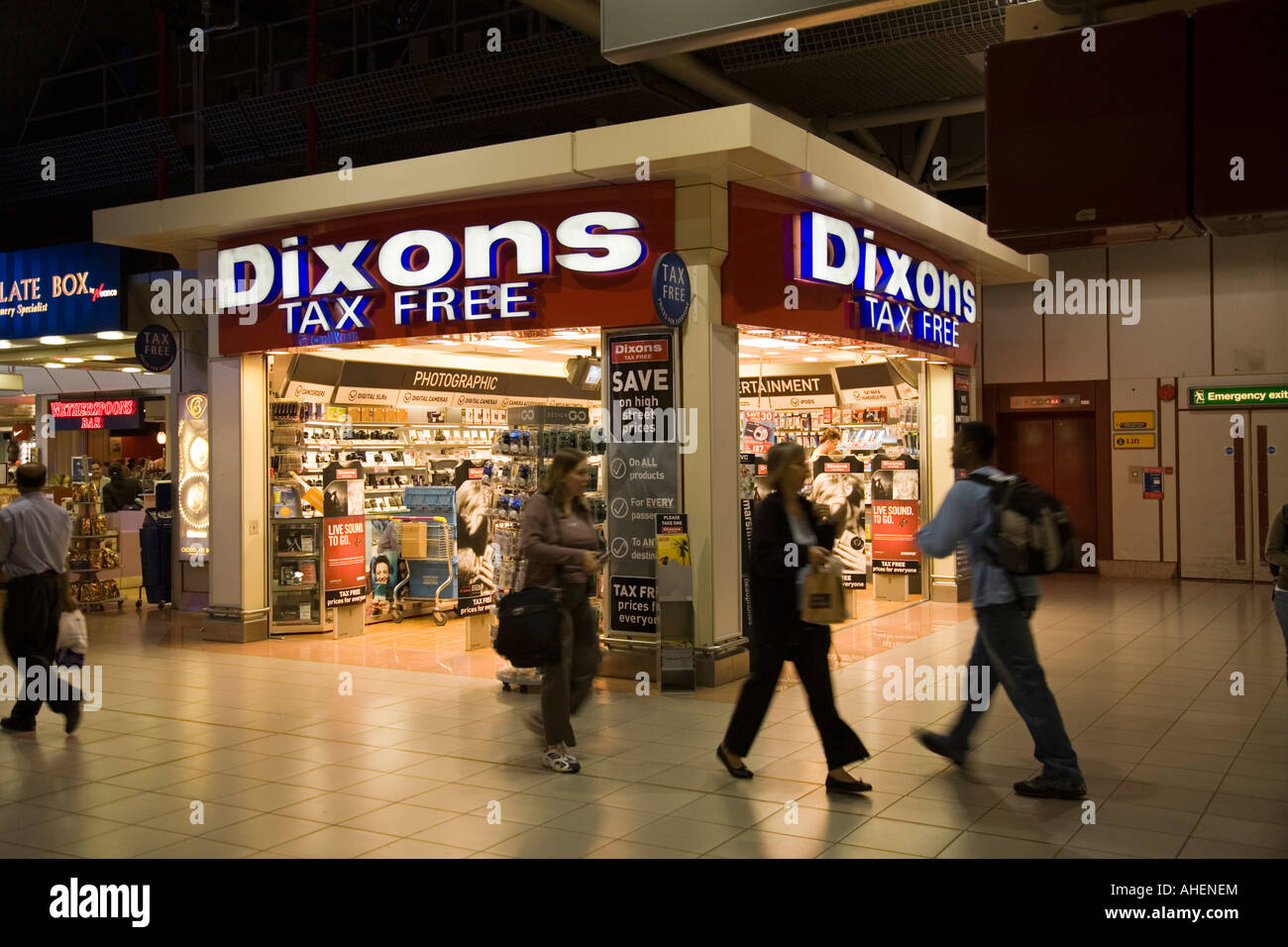 Dixons outlet at Heathrow airport terminal 4 London UK Stock Photo - Alamy