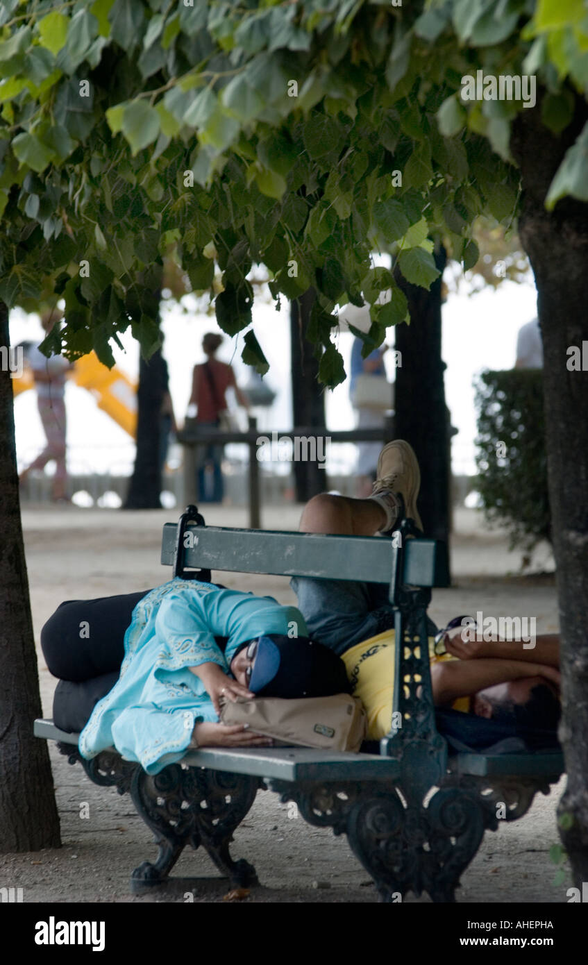 Paris muslim bench hi-res stock photography and images - Alamy