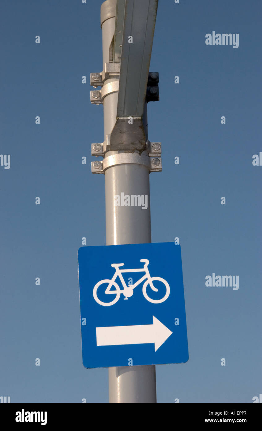 bike sign on a lamp post Stock Photo - Alamy