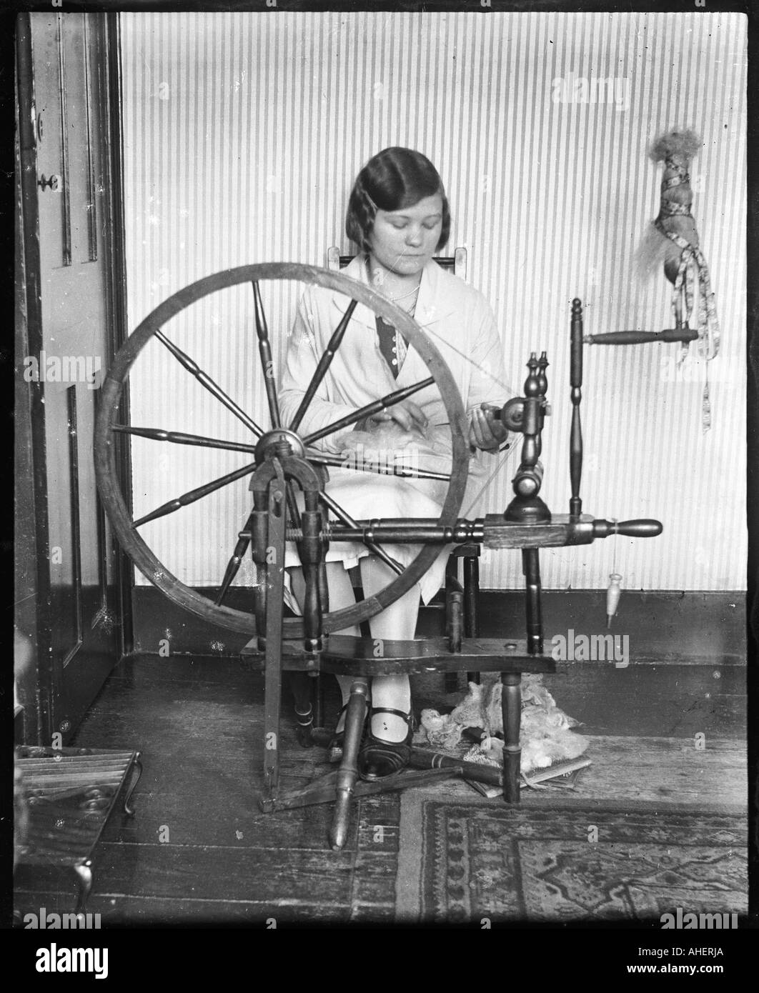 Spinning wheel Black and White Stock Photos & Images - Alamy